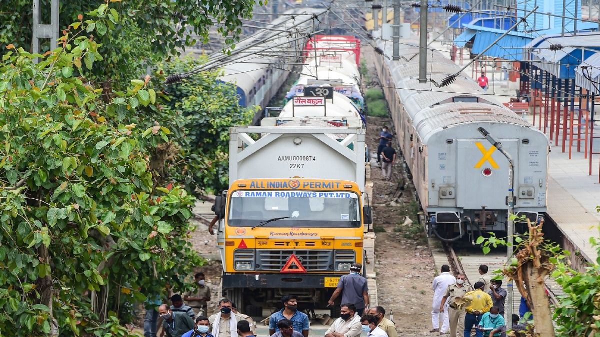 AIIMS chief on row over Delhi's peak oxygen demand | India News – India TV