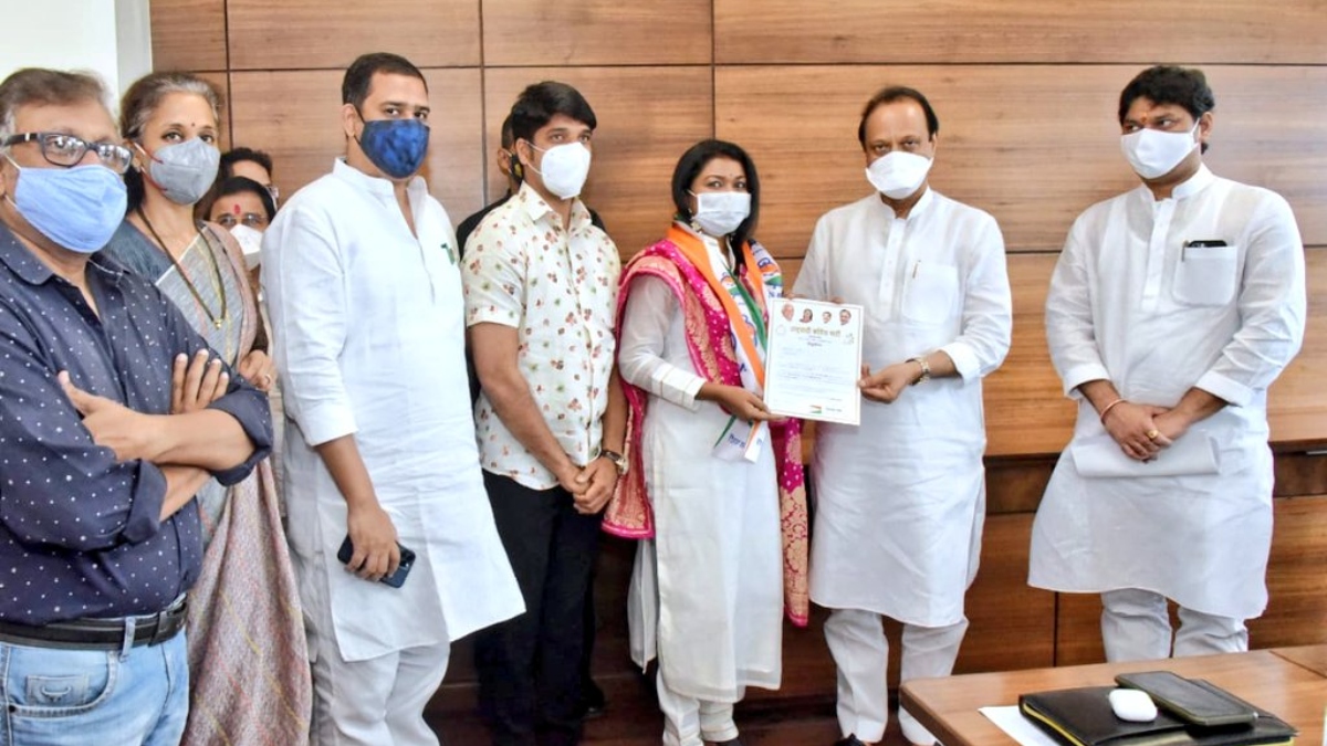 'Pinga' singer Vaishali Made joins NCP | Entertainment News – India TV