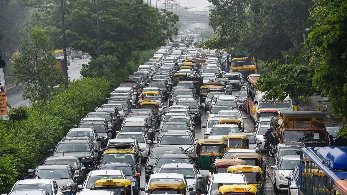 Delhi roads choked Raksha Bandhan heavy traffic national capital Noida ...
