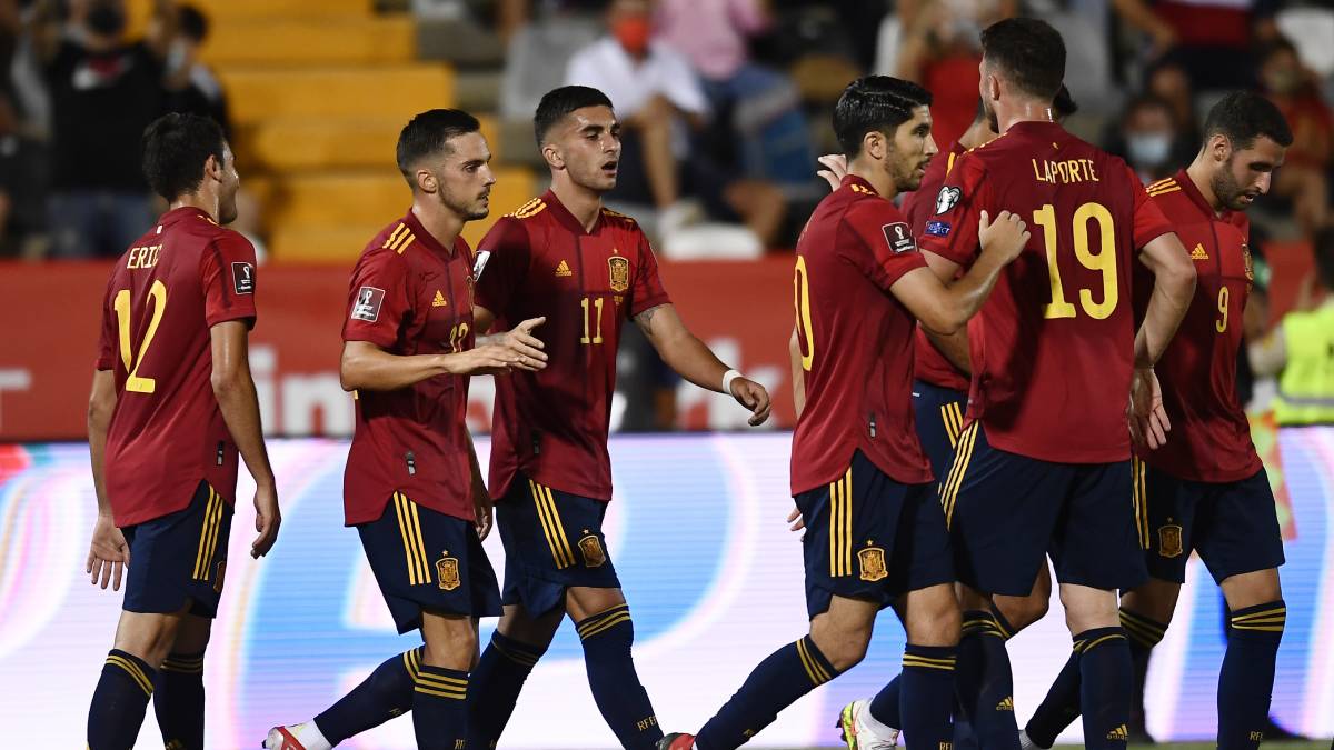 Spain back on form, rout Georgia 4-0 in World Cup qualifier | Football ...