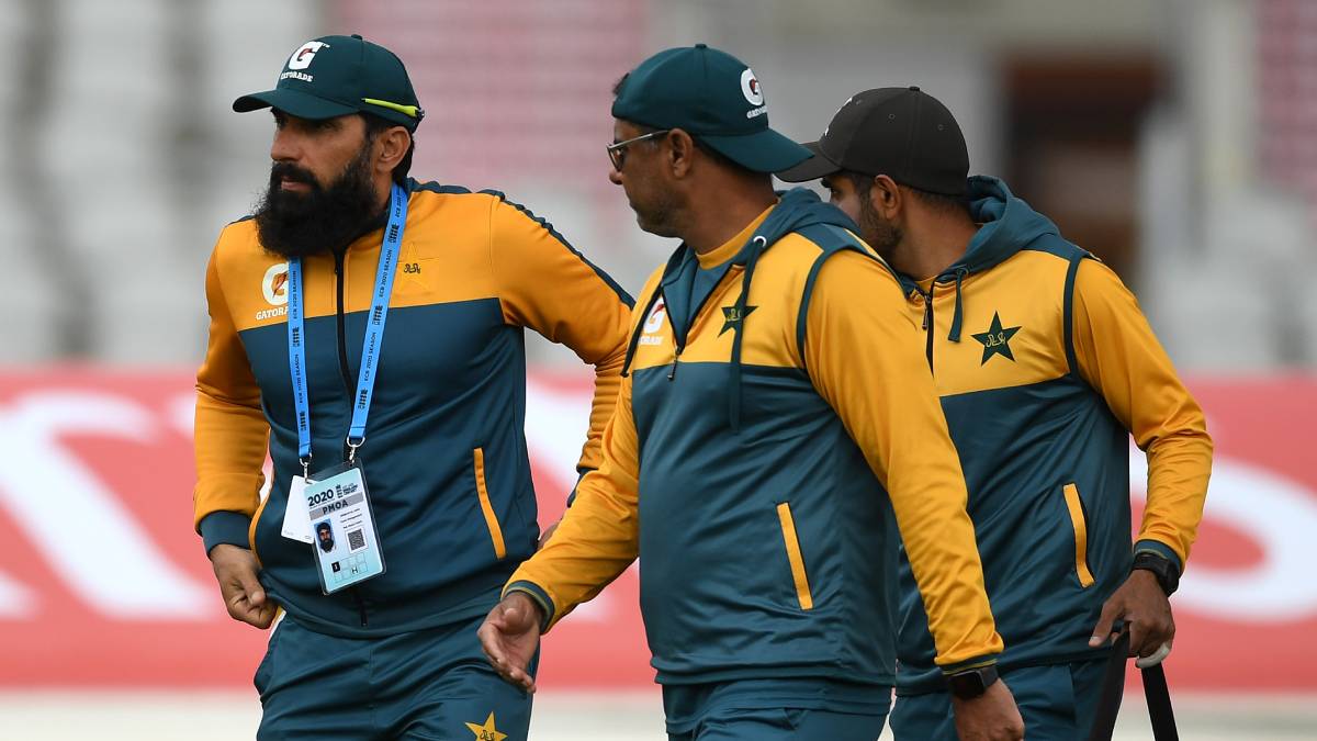 Misbah Ul Haq Waqar Younis Quit As Pakistan Coaches Confirms Pcb
