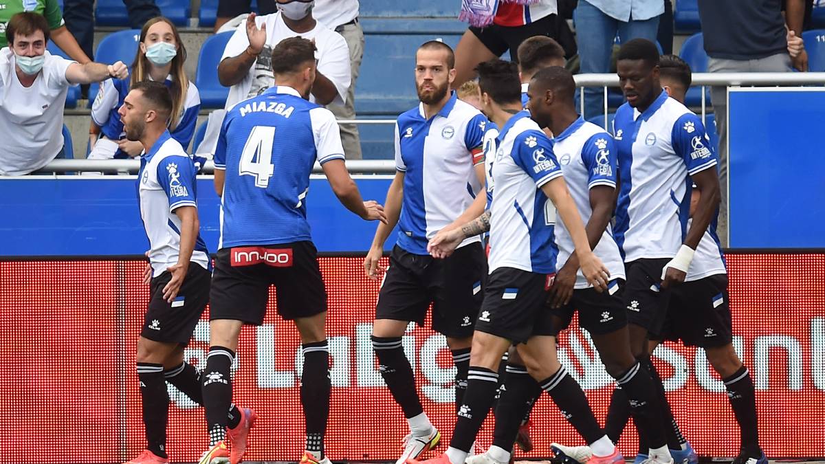 Last-place Alaves stuns Atlético 1-0 in Spanish league | Football News ...