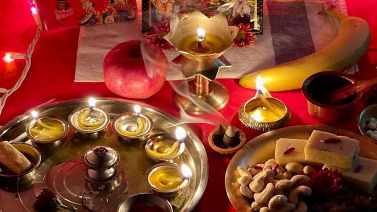 Vastu Tips: Do this work immediately after offering Bhog to God to ...