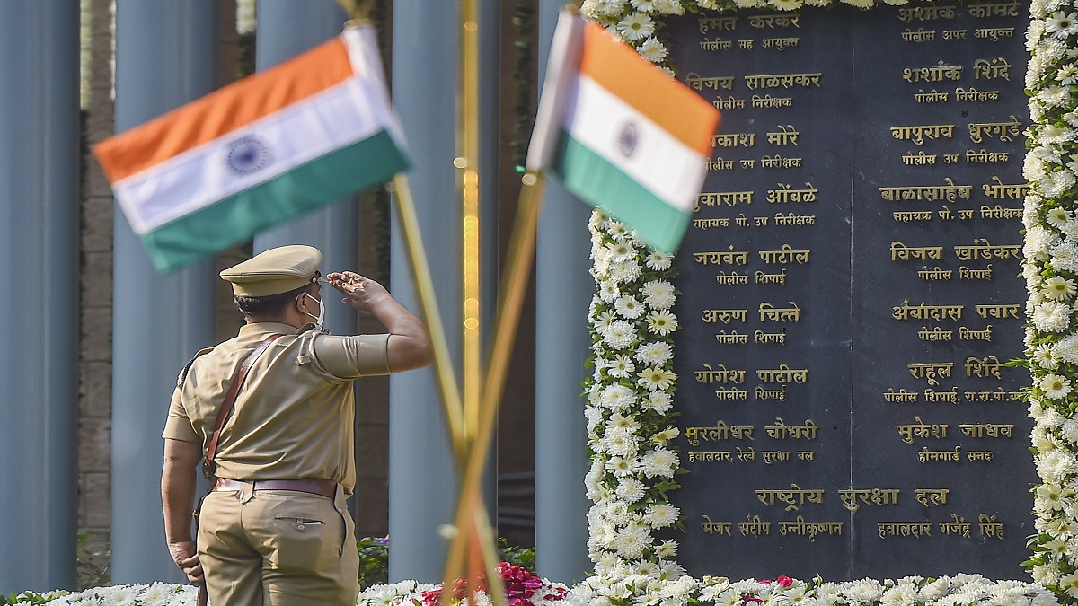 13th anniversary of 26/11: Mumbai pays homage to bravehearts, victims ...