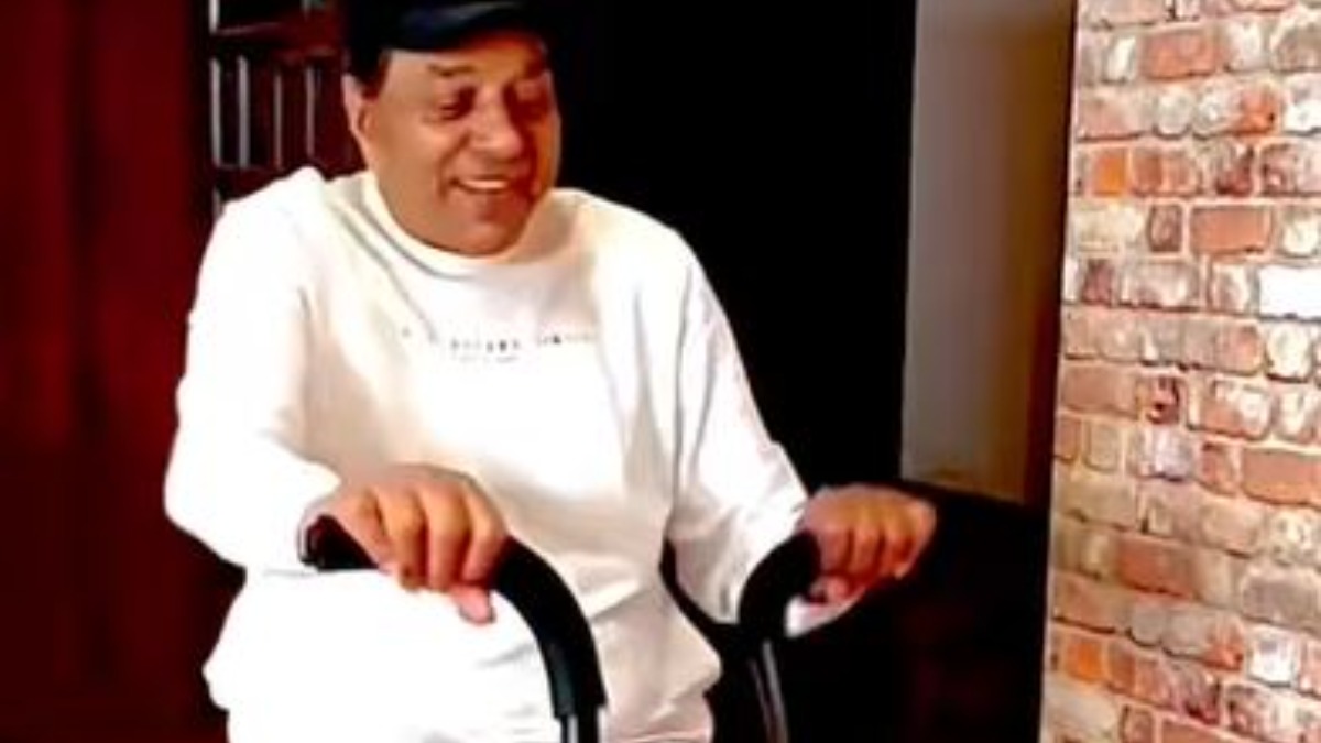 Dharmendra urges people to stay fit. Watch his unique workout video ...
