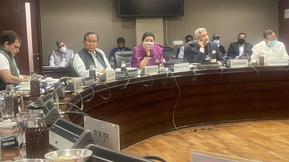 MEA briefs panel on Russia-Ukraine war; Opposition says 'support ...