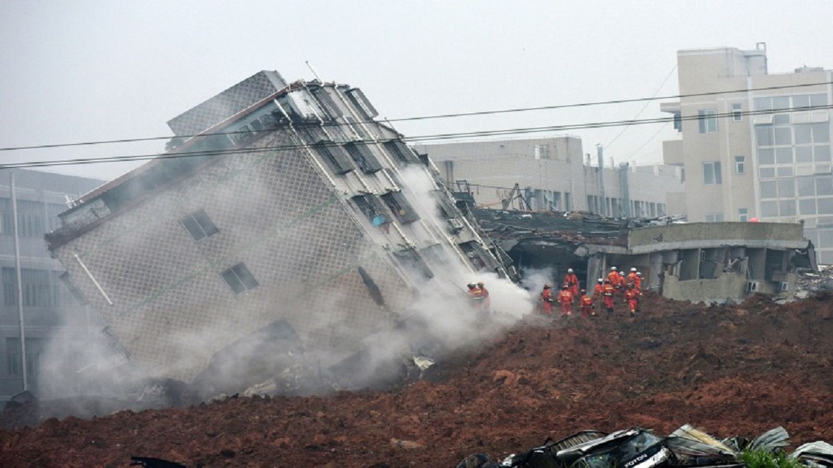 5 rescued from building collapse in China, dozens missing | World News ...