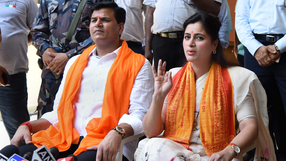 Hanuman Chalisa row: Will Rana couple get bail? Hearing in Mumbai court today | India News ...