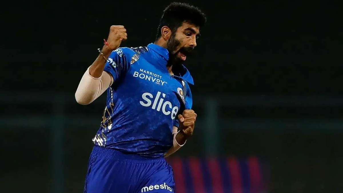 IPL 2022: Mumbai Indians' Jasprit Bumrah becomes first Indian pacer to reach this milestone ...