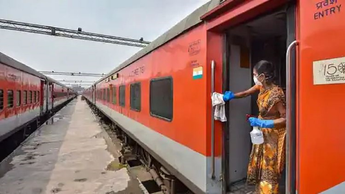 Konark Express stopped in Telangana after smoke spotted in coach ...