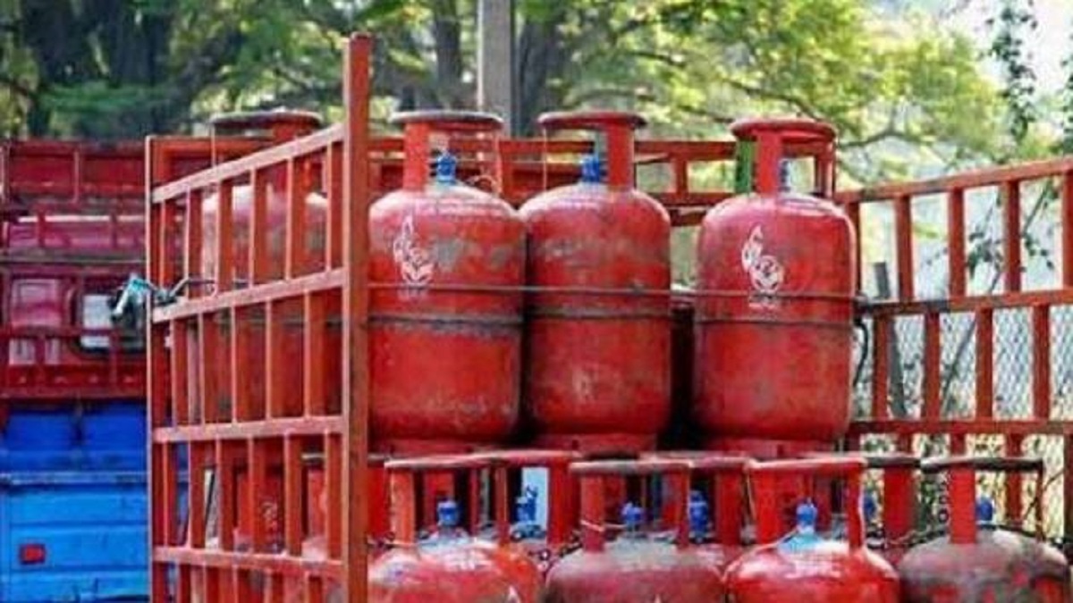 Domestic LPG becomes dearer by Rs 50 per cylinder today | Check new ...