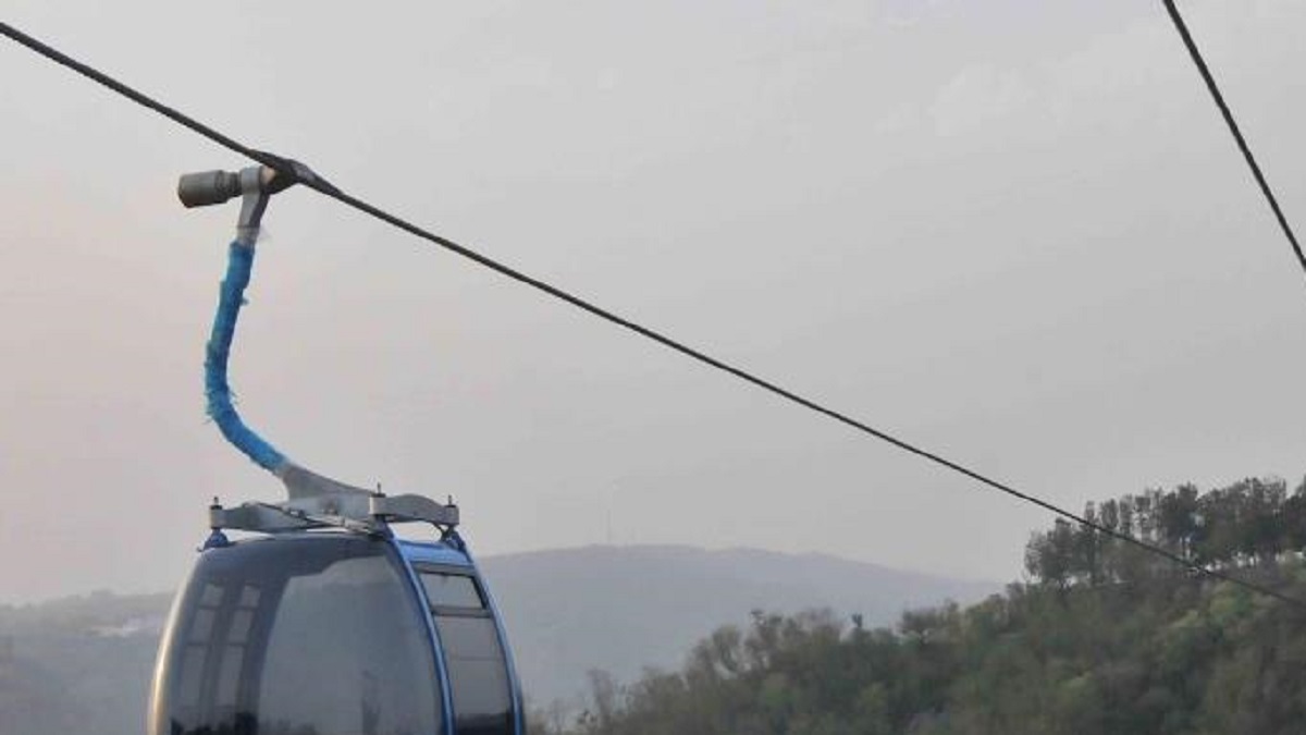 Surkanda Devi Temple ropeway stuck for 20 minutes Uttarakhand all ...