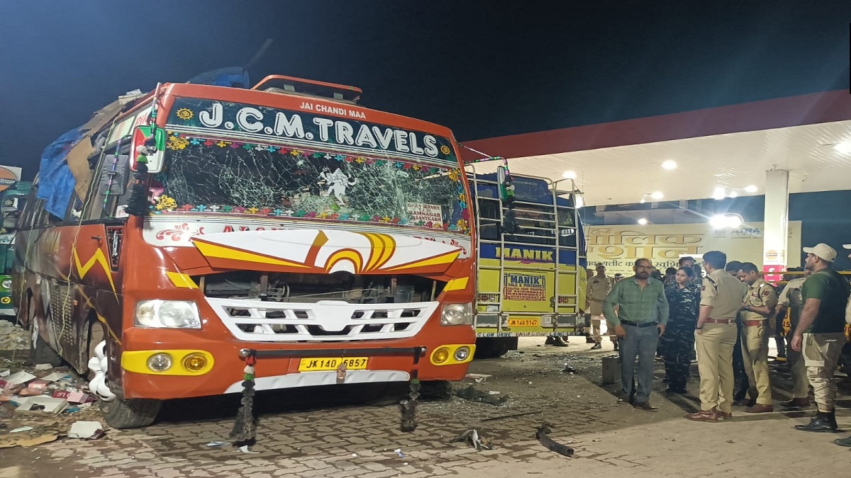 Jammu and Kashmir: Back-to-back blasts in parked buses leave 2 injured ...