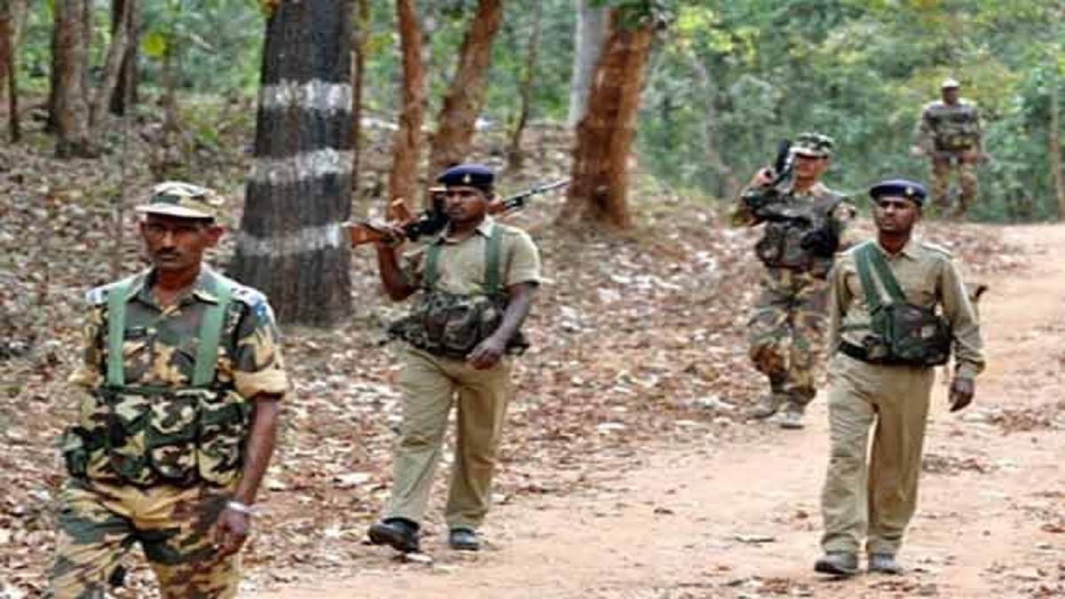 Jharkhand: CRPF jawan injured in gun-battle with Maoists | India News ...