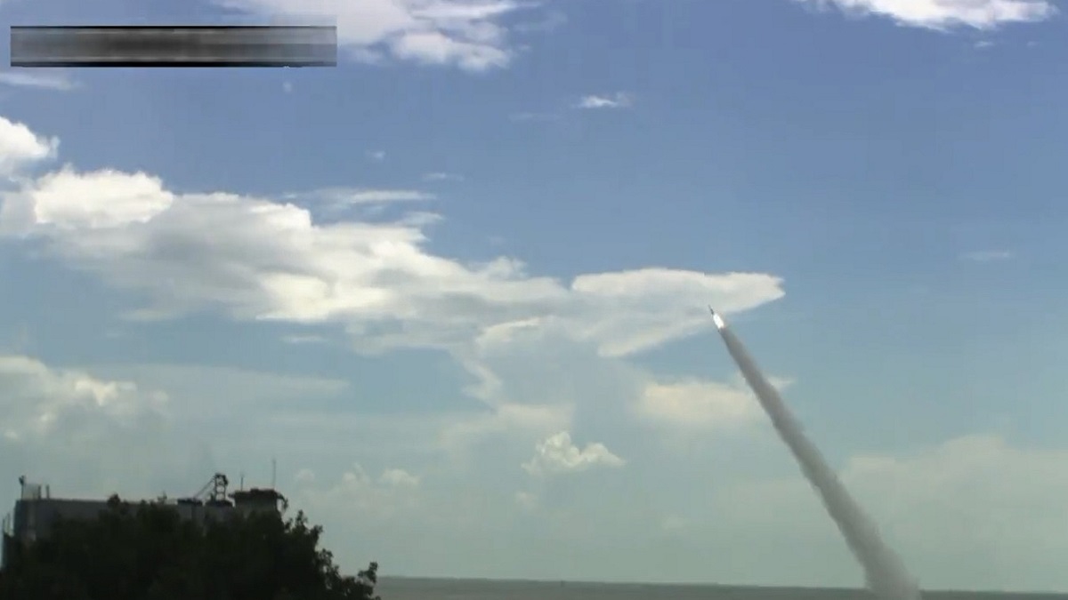 DRDO conducts successful test flight of VSHORADS missile | Watch ...