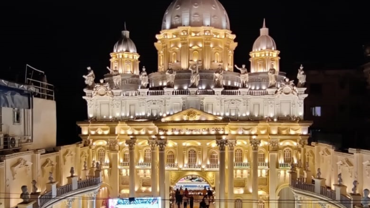 Durga Puja 2022: Kolkata welcomes Goddess in 'Vatican City'-themed ...