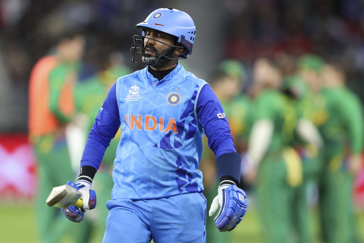Dinesh Karthik suffers back injury; doubtful for match vs Bangladesh ...