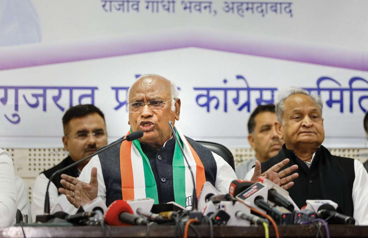 Gujarat Congress president Mallikarjun Kharge took a dig at Prime Minister Narendra Modi over ...
