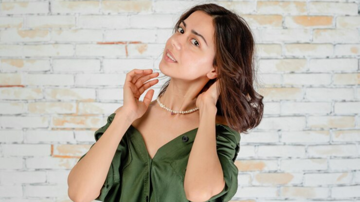 Stackable Rings, Multi-layered strings & others: Minimalistic jewellery ...