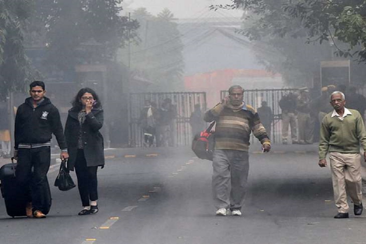 Shallow fog in Delhi, minimum temperature at 8.5 degree Celsius | India ...