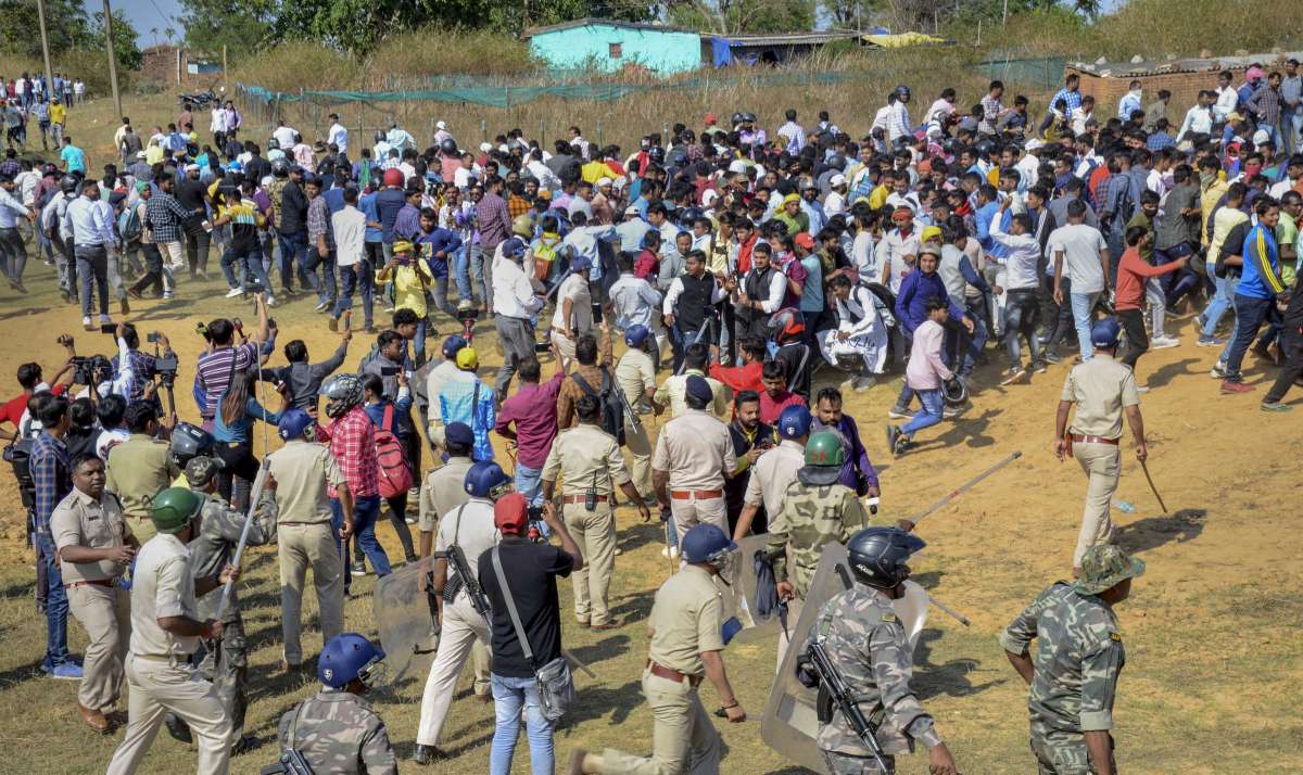 Jharkhand: Youths stage protest against govt's recruitment policy ...