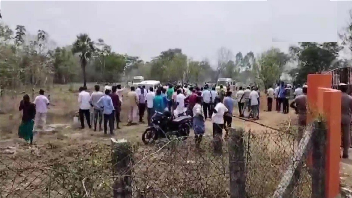 Tamil Nadu: Eight dead, several injured in explosion at firecracker ...