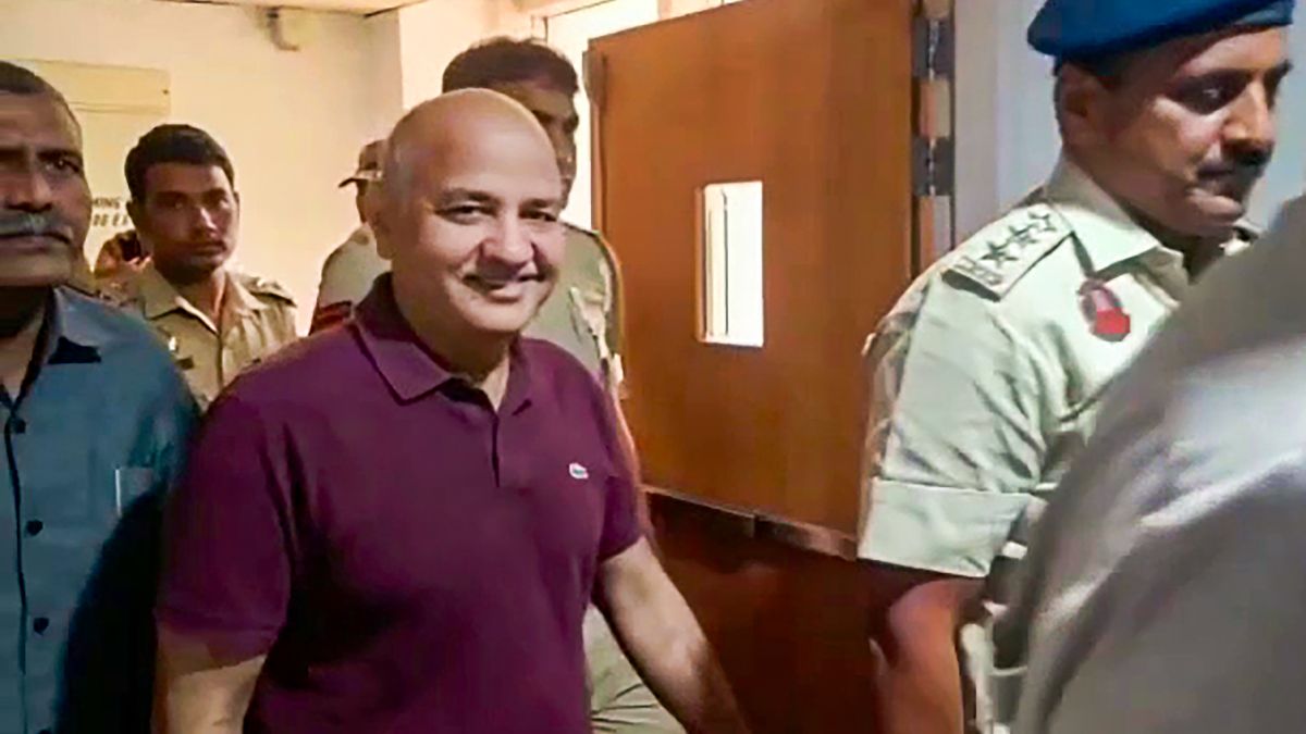 Delhi Excise Policy Scam Case: CBI names Manish Sisodia in charge sheet ...