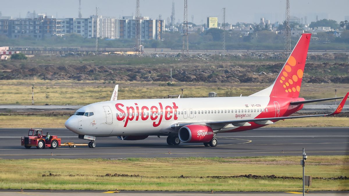 SpiceJet aircraft catches fire at Delhi airport | Delhi News – India TV