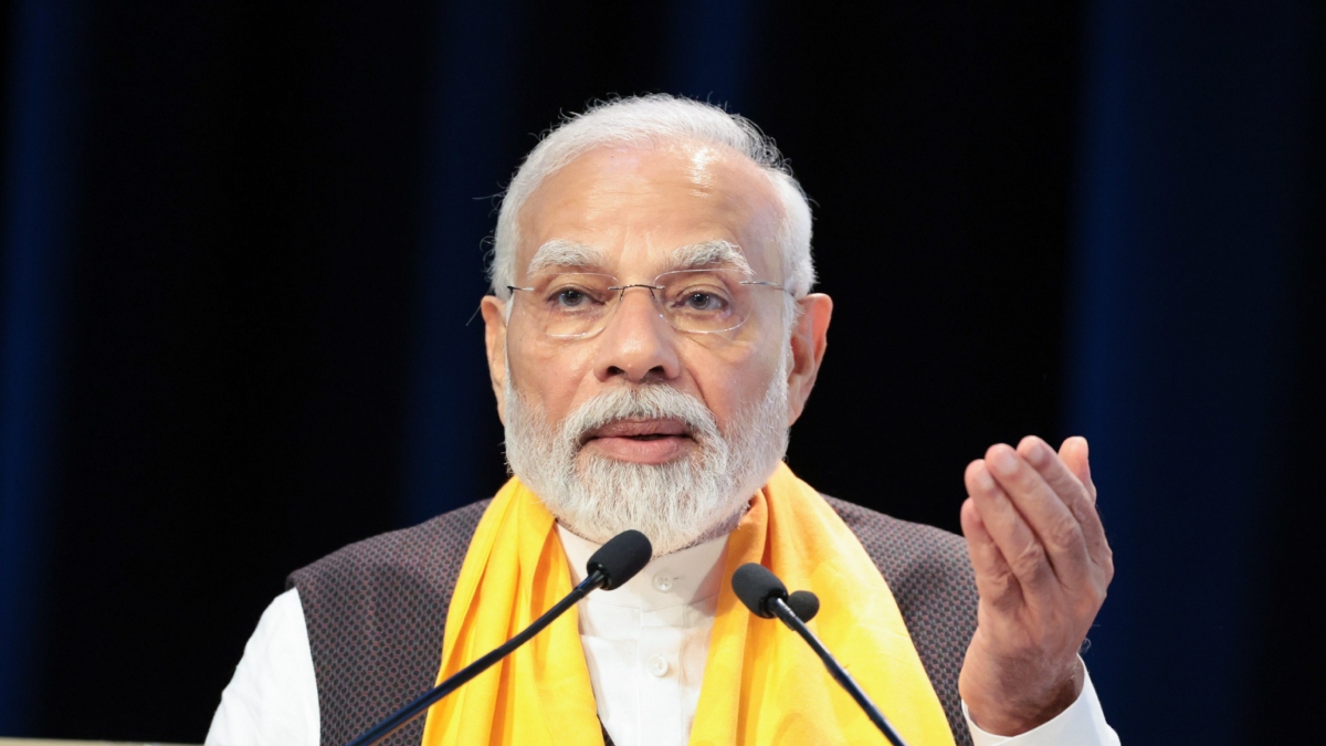 PM Modi's security breached in Varanasi as man jumps in front of his ...