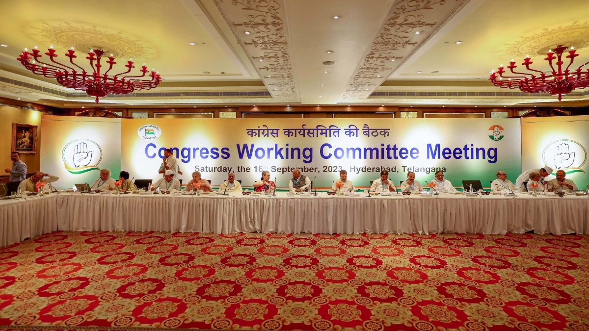 CWC Hyderabad meeting day 2: Several Congress leaders express 'displeasure' against AAP | India ...