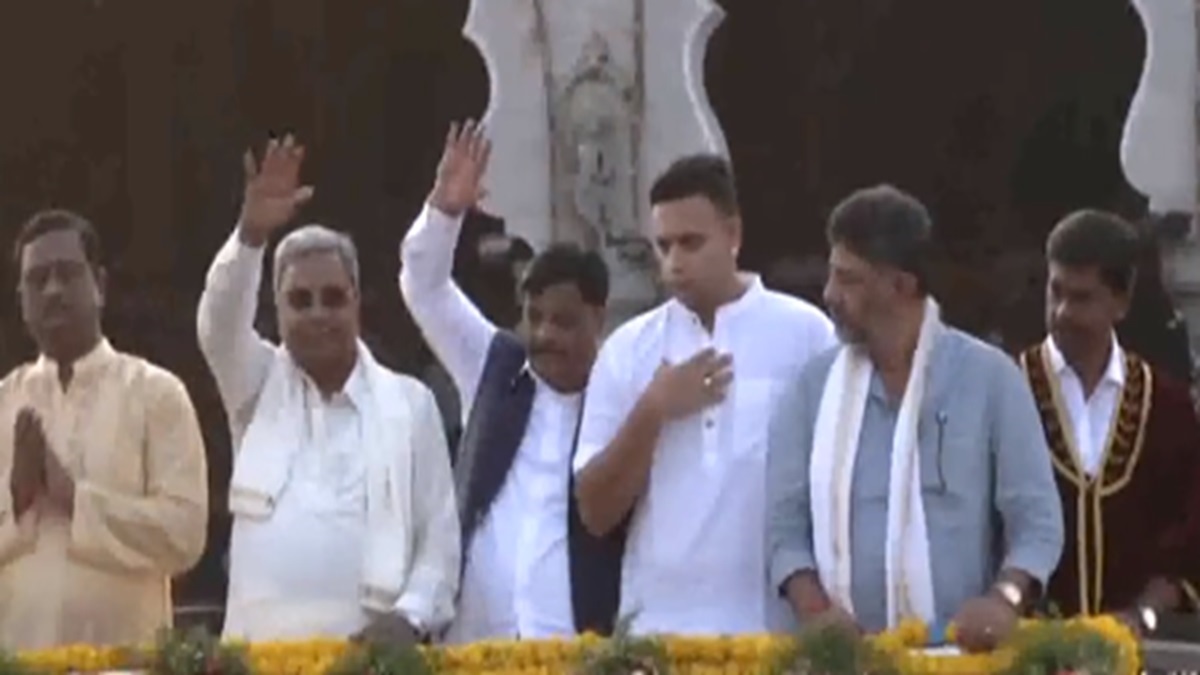 Mysuru dussehra celebration Deputy CM DK Shivakumar Siddaramaiah attend lauds congress govt free ...