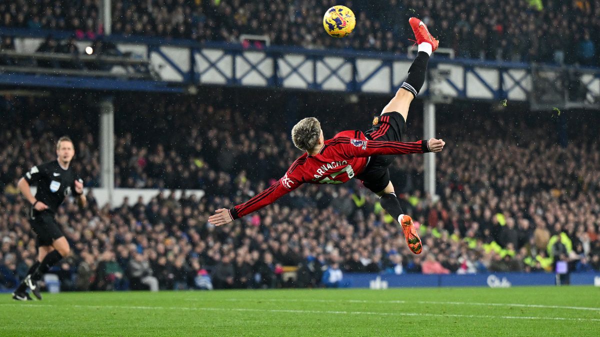 Alejandro Garnacho emulates Rooney, Ronaldo with incredible bicycle ...