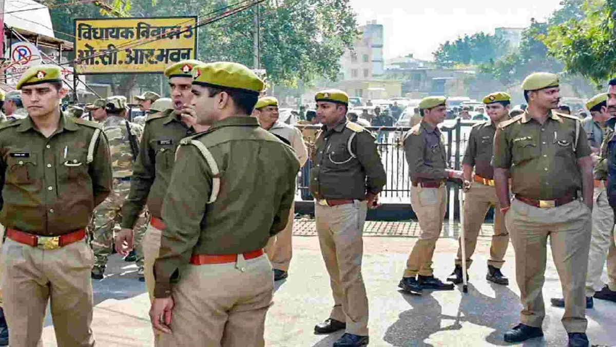 Uttar Pradesh Police arrests 16 for running fake call centre in Noida ...