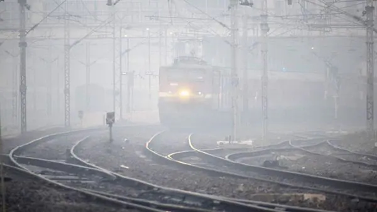 Indian Railways: 18 Delhi-bound trains running late amid severe fog conditions | Full list here ...
