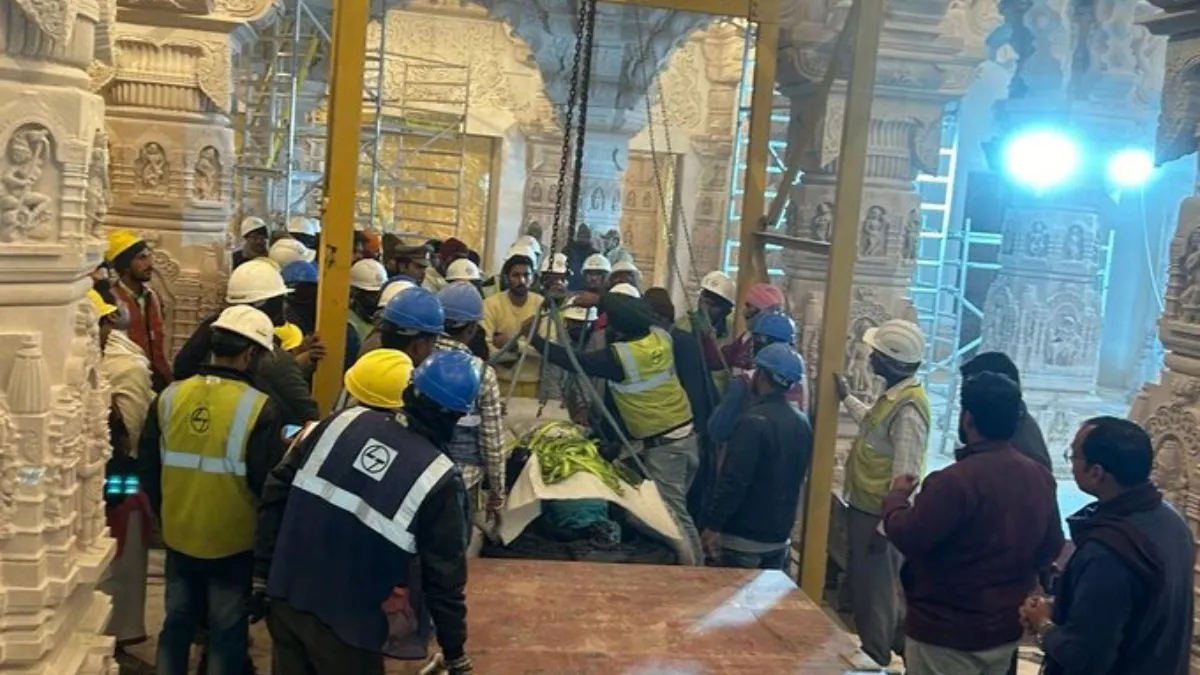 Ram Mandir Pran Pratishtha: Ram Lalla's idol brought inside sanctum ...