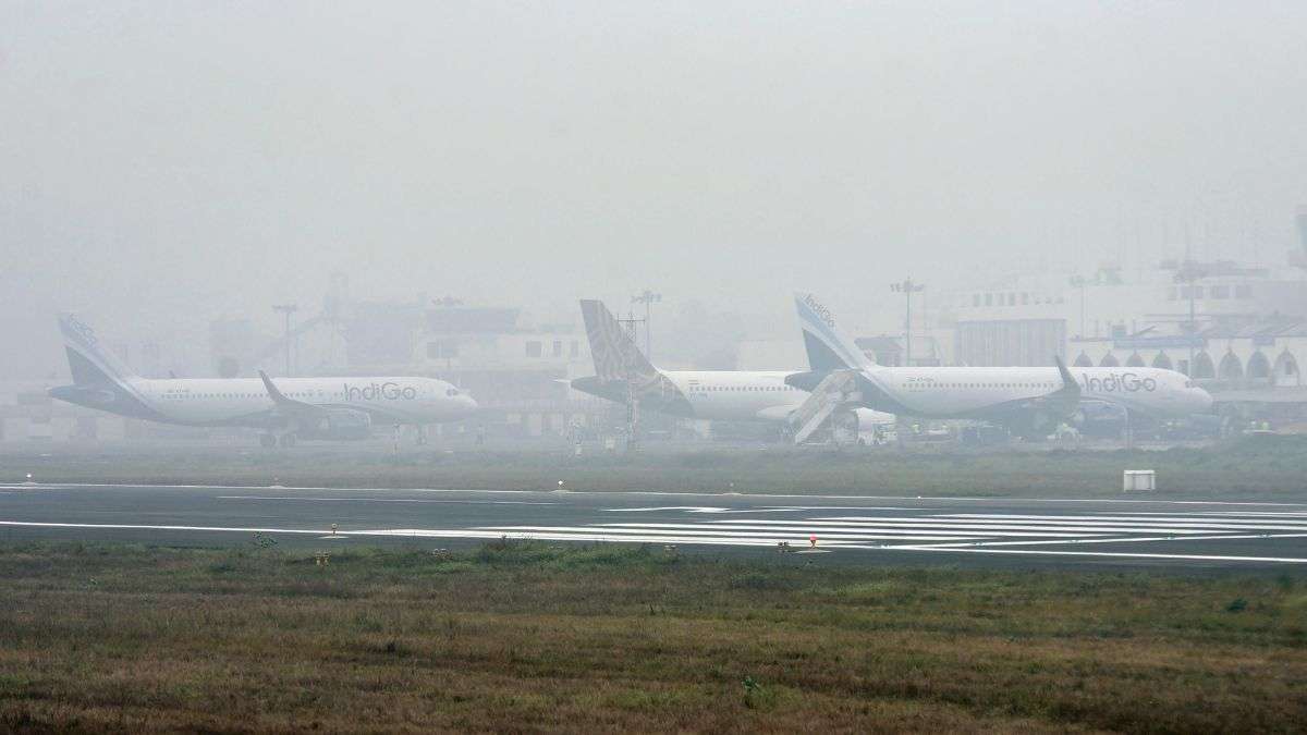 Foggy Skies in Winters Why flights face delays despite advanced ...