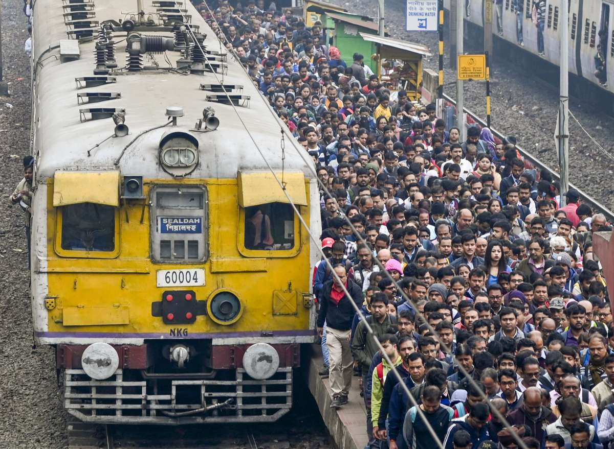 40,000 normal rail bogies to be converted to Vande Bharat standards ...
