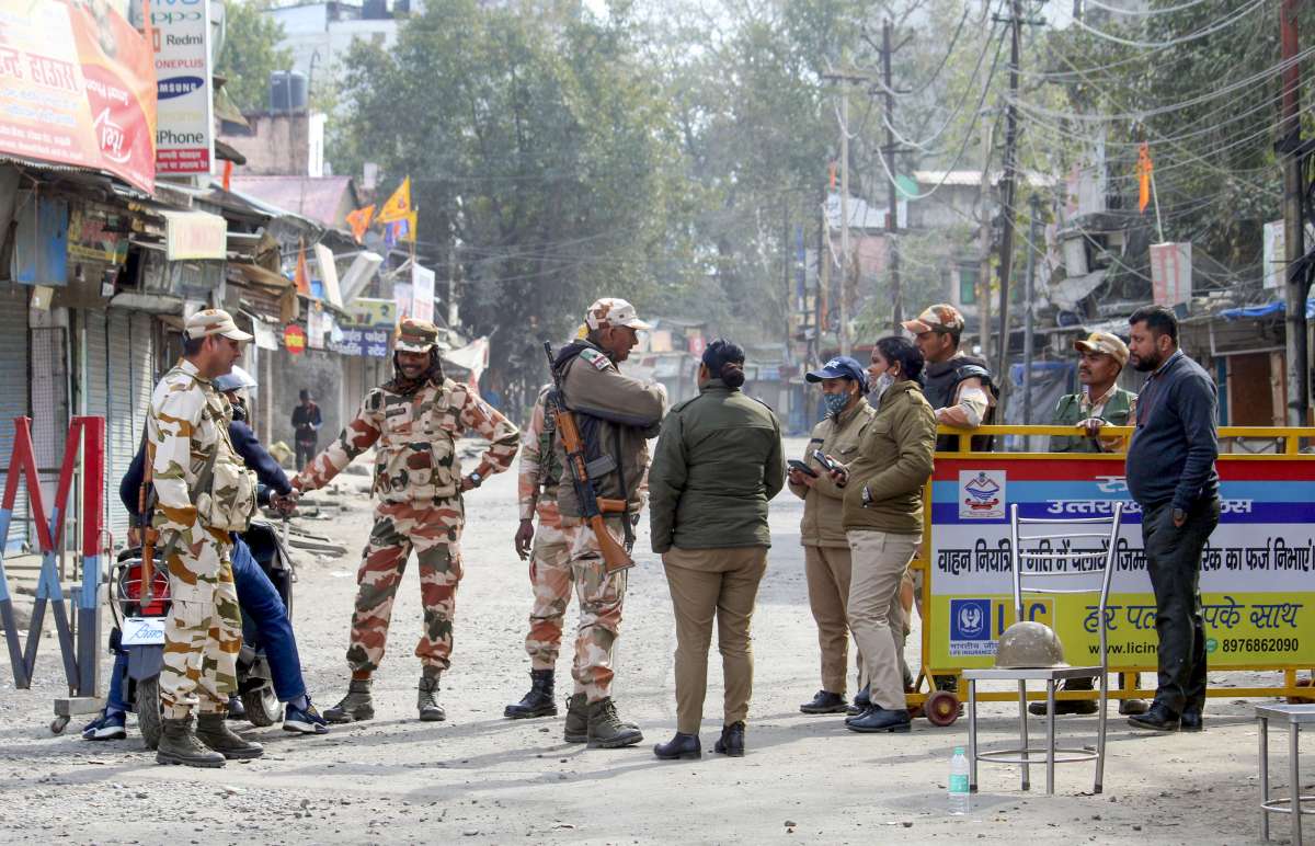 Haldwani violence: Curfew relaxation in epicenter Banbhoolpura 7 days after stir | India News ...