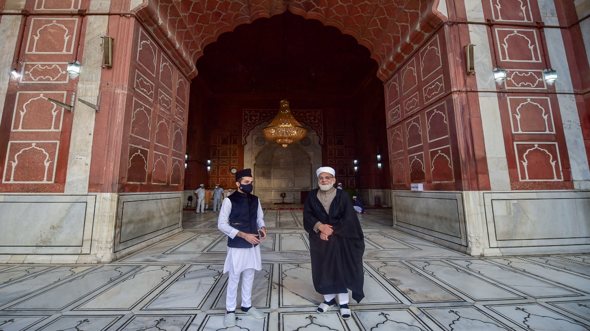 Shahi Imam of Jama Masjid declares son Syed Shaban Bukhari as his ...