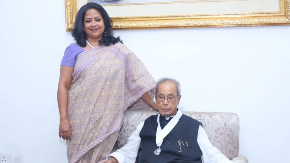 'Congress should look outside Gandhi family': Pranab Mukherjee's ...