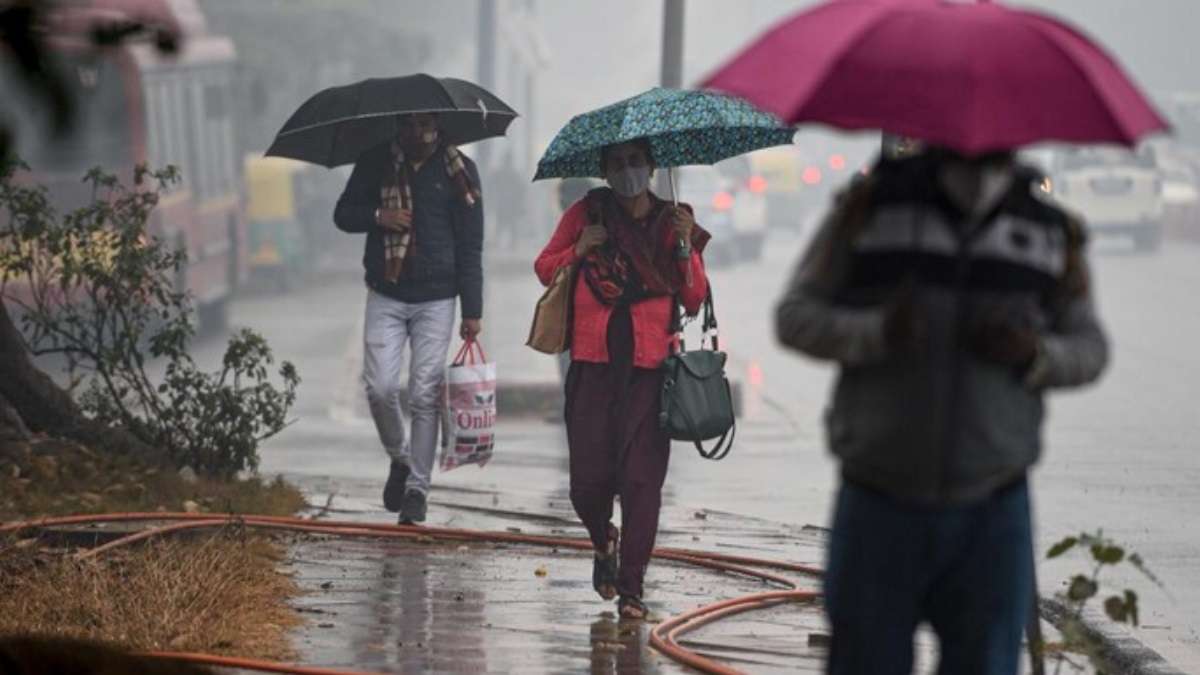 Planning to shed away the warm layers? Wait! IMD predicts rainfall in Delhi-NCR | Delhi News ...