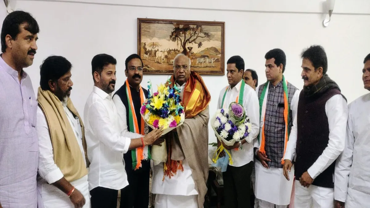 BRS Lok Sabha MP Venkatesh Netha joins Congress ahead of general ...