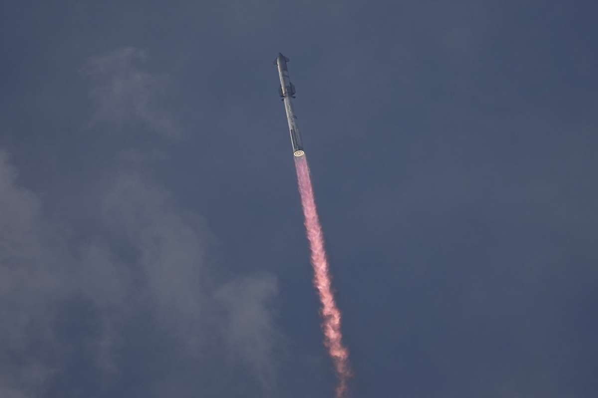 SpaceX comes close to completing test flight of mega rocket but loses ...