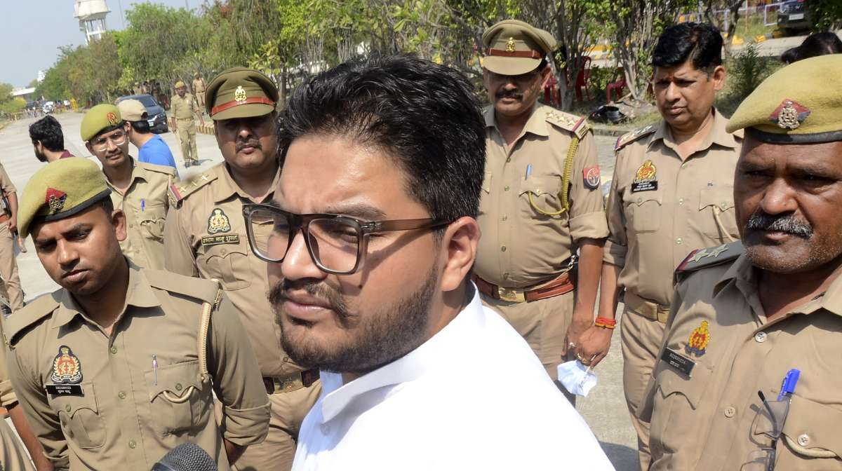 Mukhtar Ansari's younger son Umar Ansari arrested in Ghazipur fraud case from Lucknow | Uttar ...