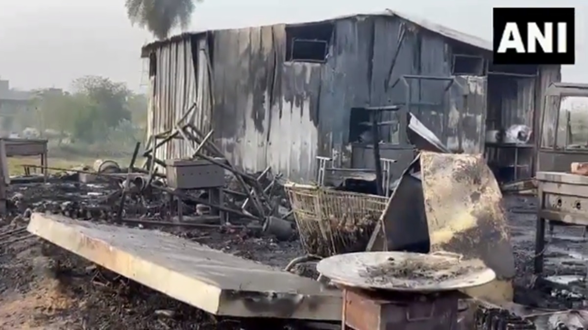 Uttar Pradesh: Massive fire erupts in market near Char Murti Chowk in ... Uttar Pradesh: Massive fire erupts in market near Char Murti Chowk in ...