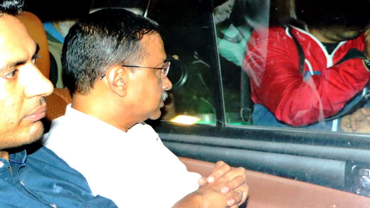 Video: Arvind Kejriwal's first reaction in court after arrest in Delhi ...
