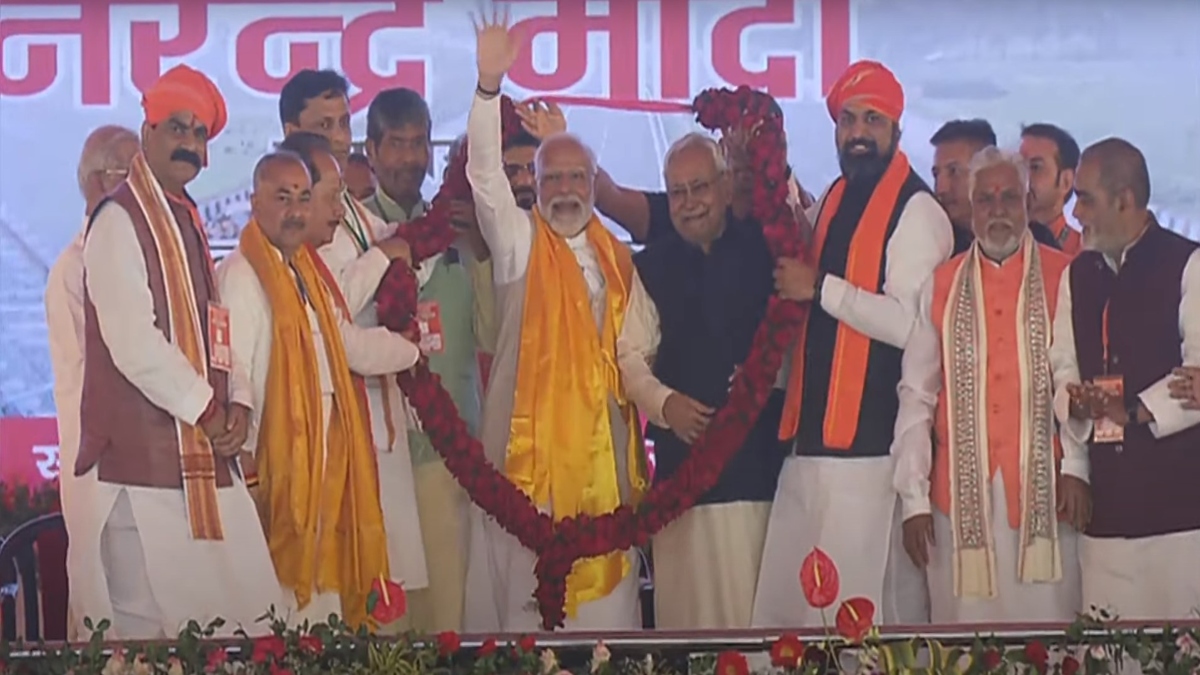 Watch video: PM Modi's special gesture for Bihar CM Nitish Kumar stuns ... Watch video: PM Modi's special gesture for Bihar CM Nitish Kumar stuns ...