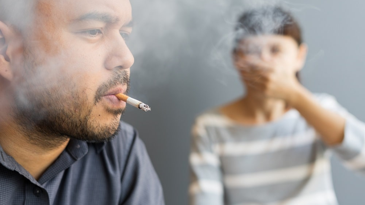How Passive Smoking Slowly Affects And Causes Lung Diseases As A Silent