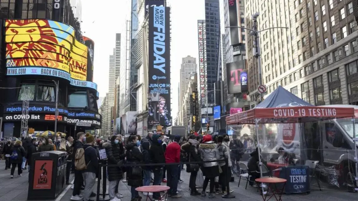 Times Square evacuated after Uber driver found grenade in his car at ...