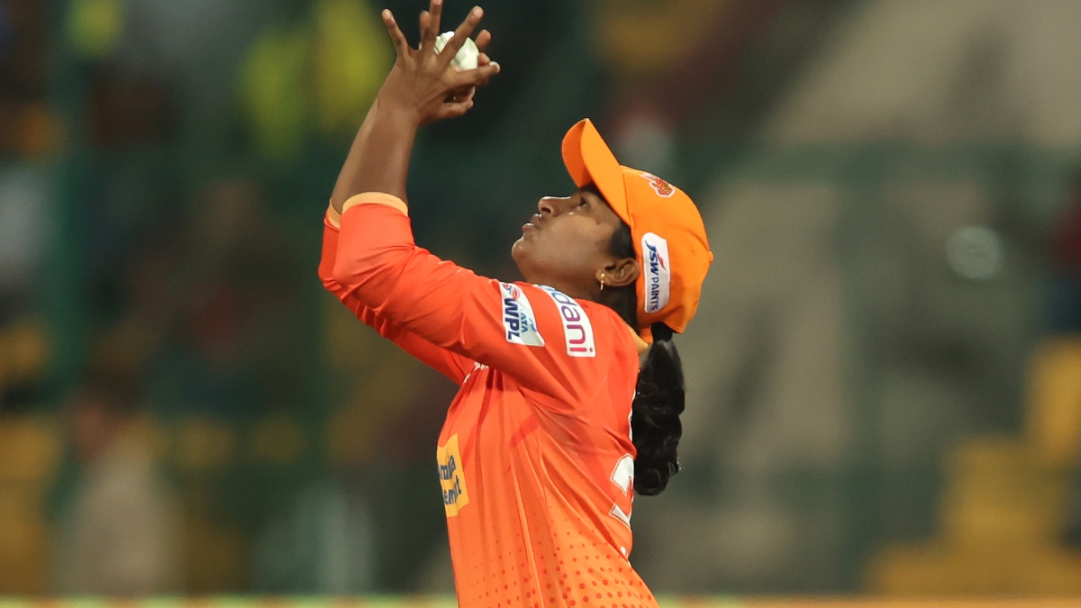 Gujarat Giants' Sayali Satghare becomes first-ever concussion ...